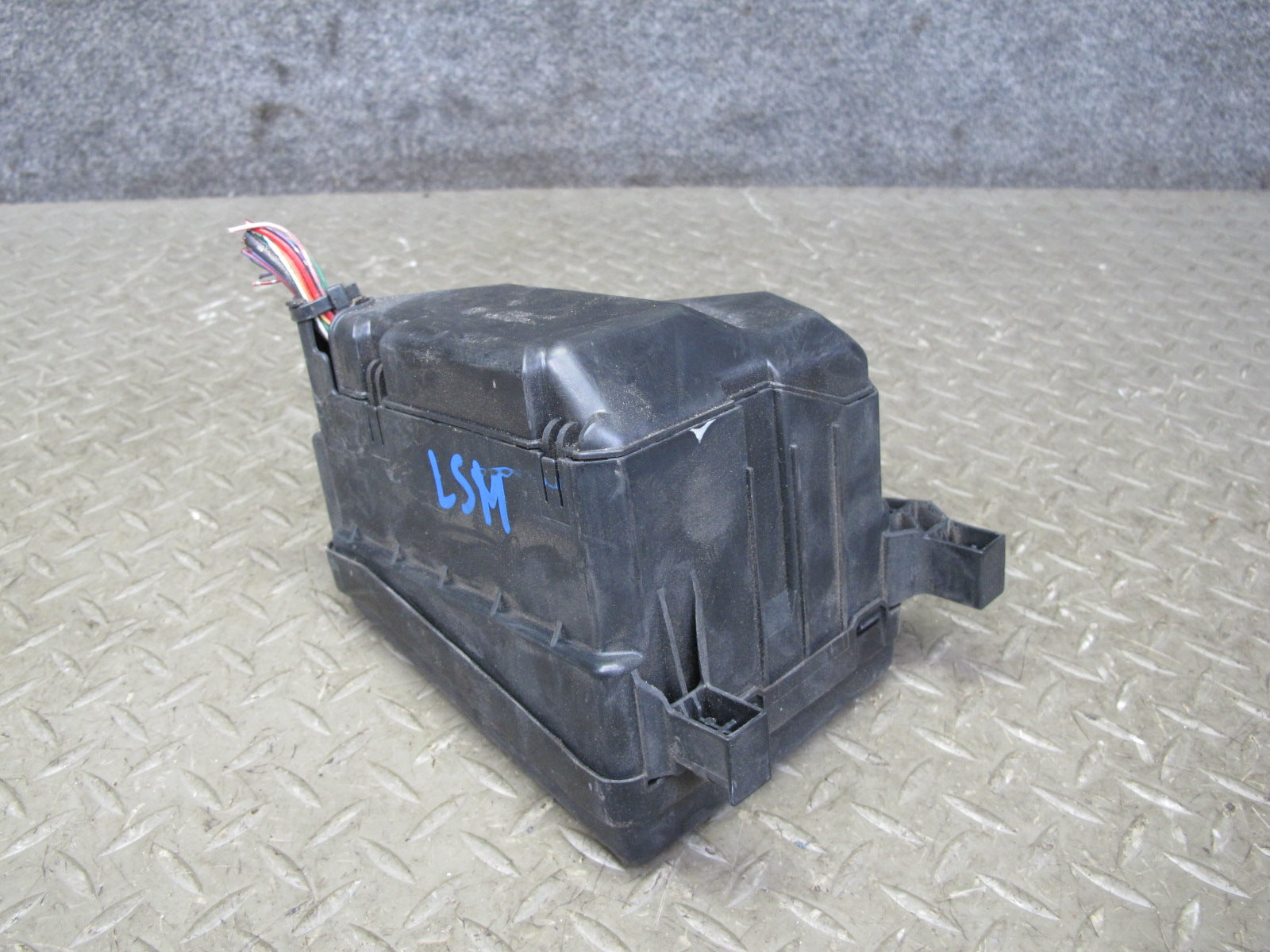 04-06 Lexus UCF30L LS430 Front Left Underhood Relay Fuse Box OEM ...