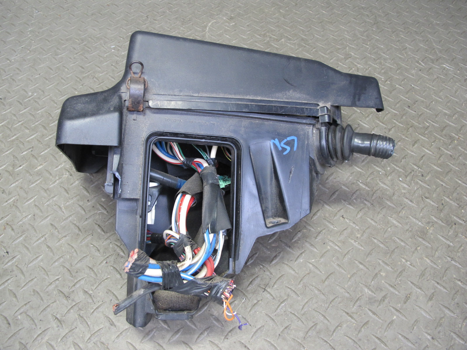 98-00 Lexus UCF20L LS400 Engine Bay Fuse Relay Box Module OEM – das77auto