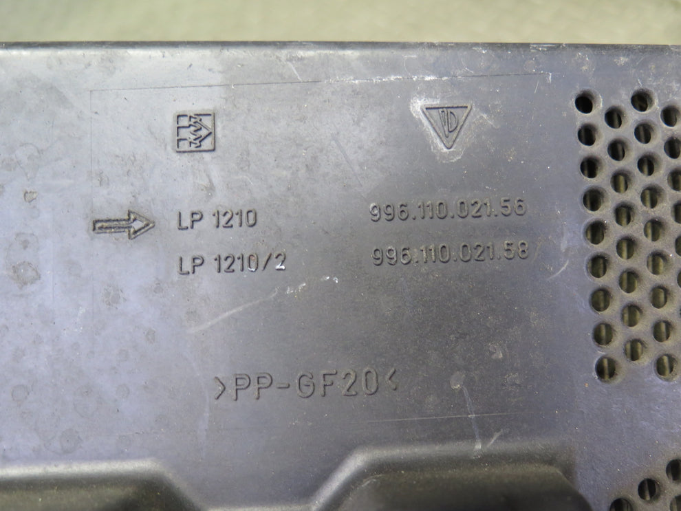 1999-2004 Porsche 911 996 3.4L Air Intake Cleaner Filter Box w MAF Sen ...